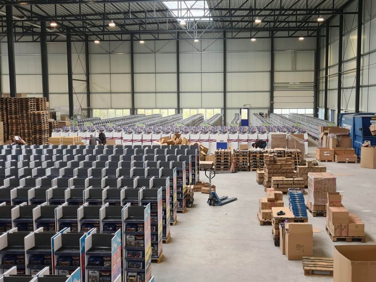 Warehouse logistics for toys - Hüttemann Logistik